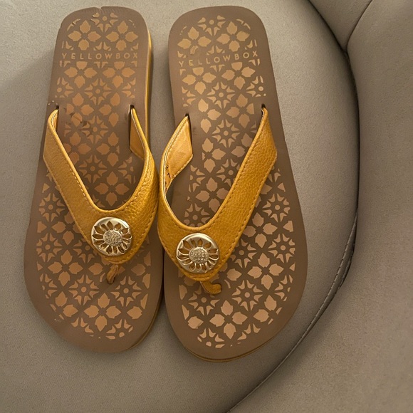 Yellow Box | Shoes | Yellowbox Flip Flops 7 | Poshmark